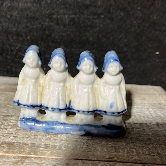 Rauenstein | Accents | Delightful Rauenstein Porcelain Dutch Girls ...